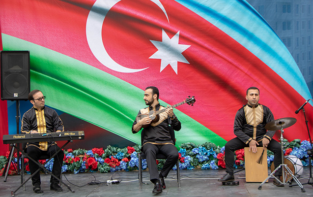 “Renessans Palace”da Bayraq günü tədbiri keçirildi — Fotolar