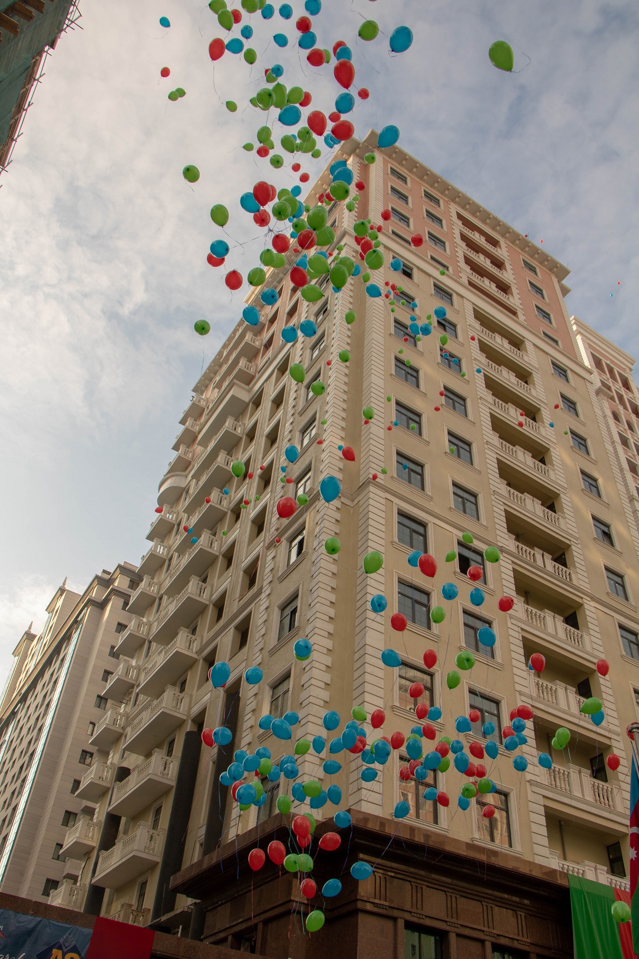 “Renessans Palace”da Bayraq günü tədbiri keçirildi — Fotolar