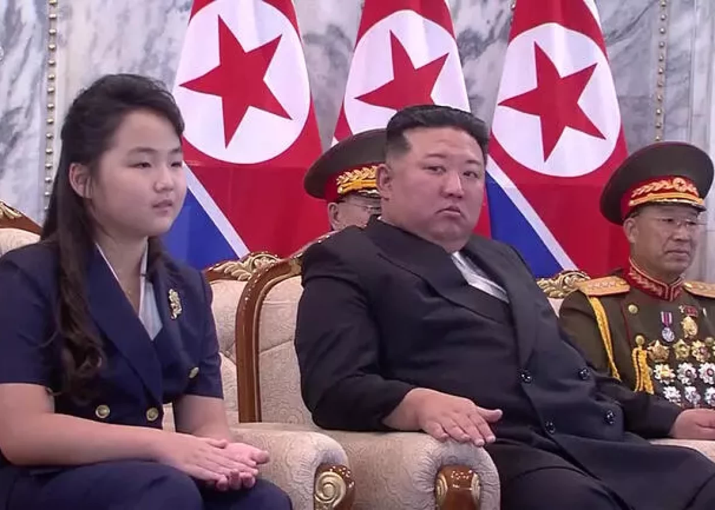 Kim Çen In qızı ilə parada qatıldı — Fotolar