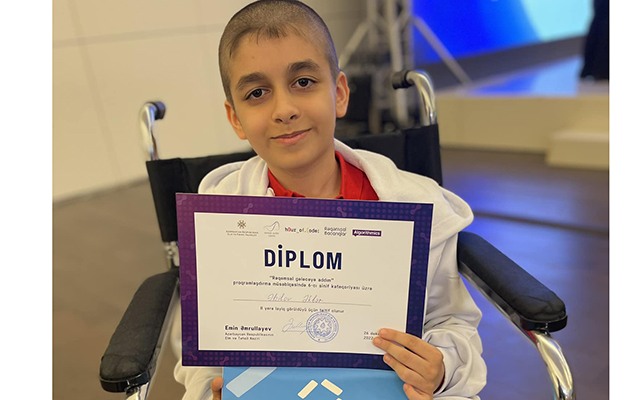 Bakıda İT bacarığı ilə seçilən bacı-qardaş — Video